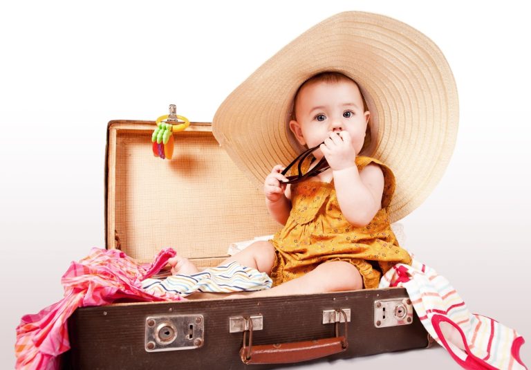 La checklist de bébé : faire sa valise pour les vacances d'été